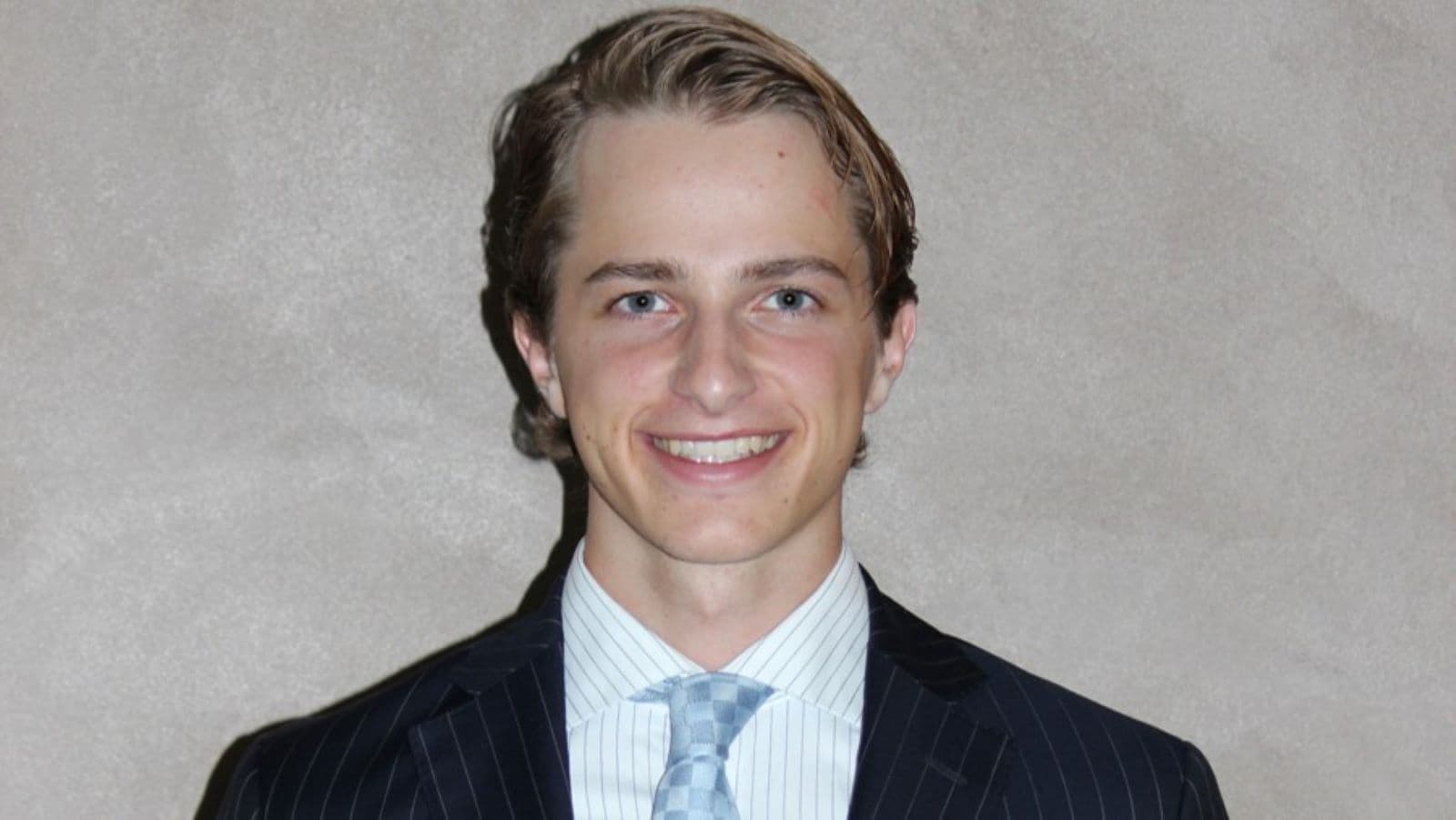 Romain’s Journey from Apprentice to Working Student | PwC Switzerland